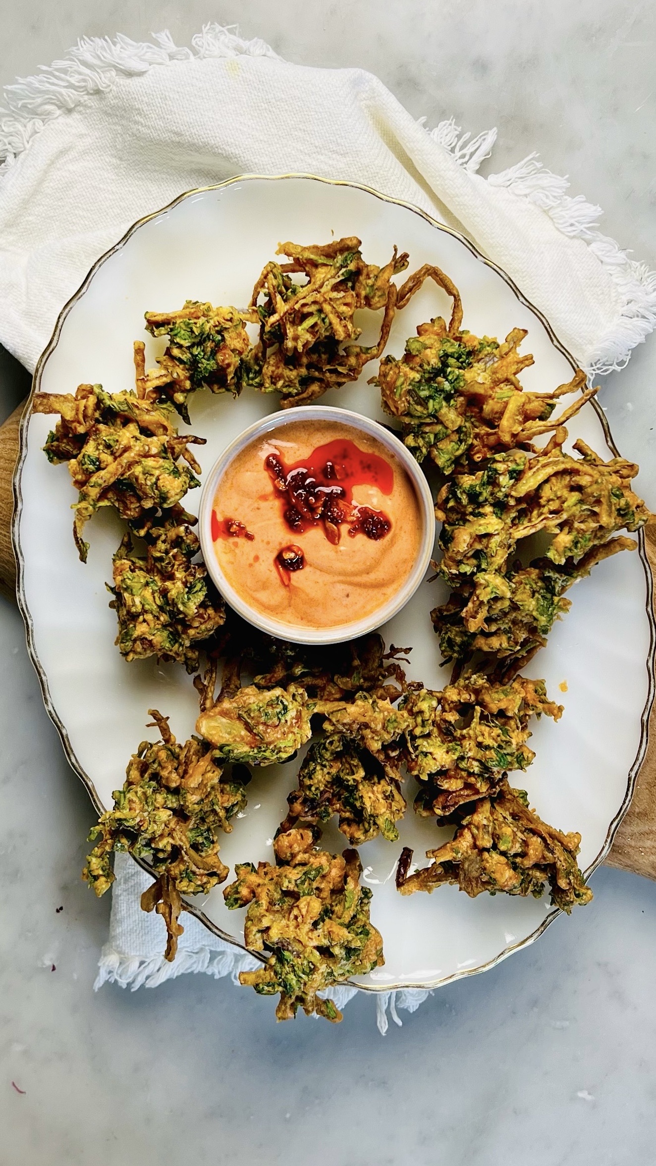 Crispy Onion Pakoda Recipe | How to Make Onion Pakoras - The Spice Spoon